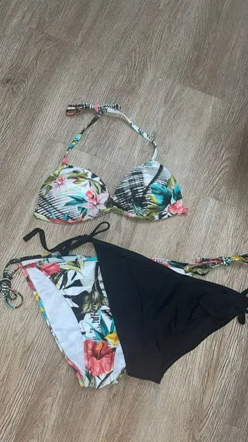 Swimwear – MaxCleavage.com