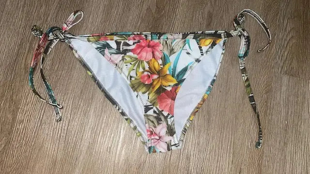 Swimwear – MaxCleavage.com